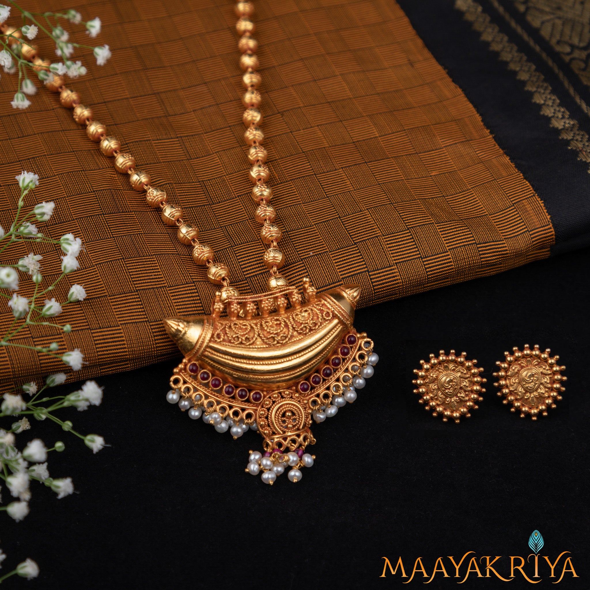 Coorgi Pendant Set – Maayakriya